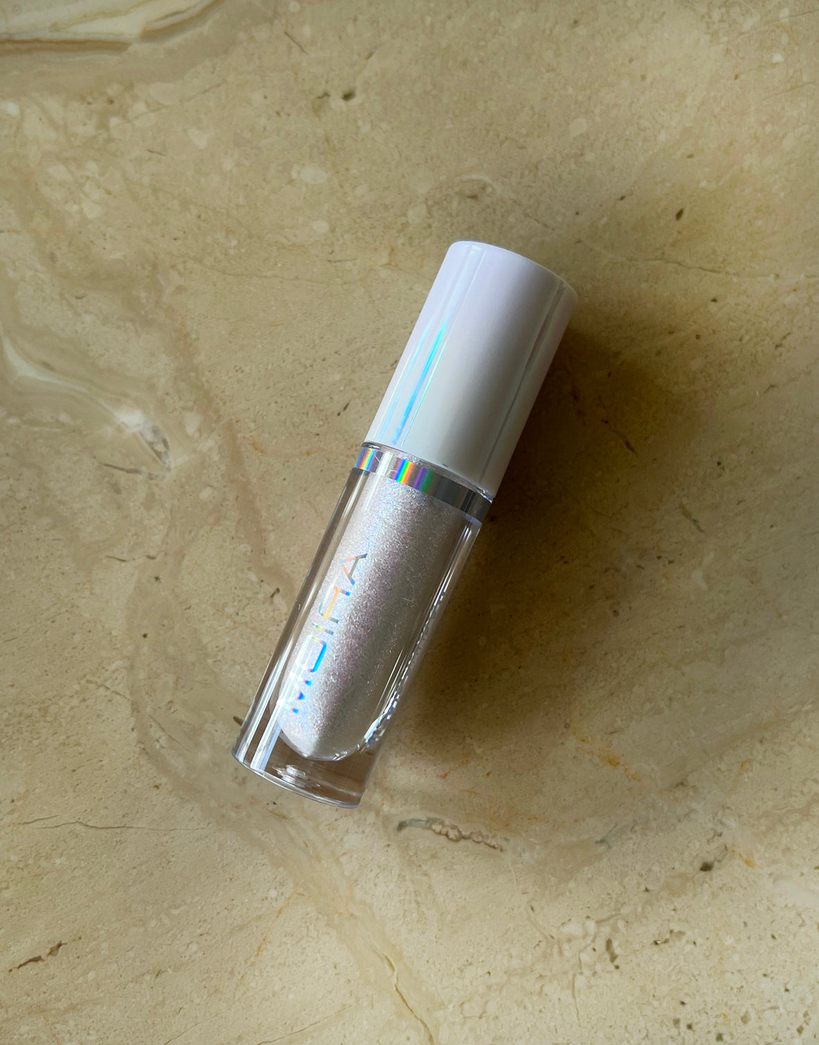 Diamond Daze Liquid Shadow – 2020AVE