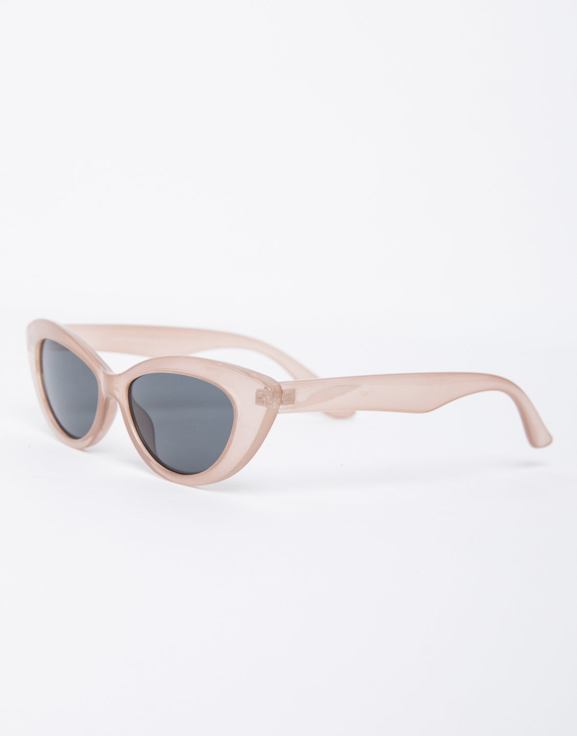 Off-duty Cat Eye Sunnies – 2020AVE